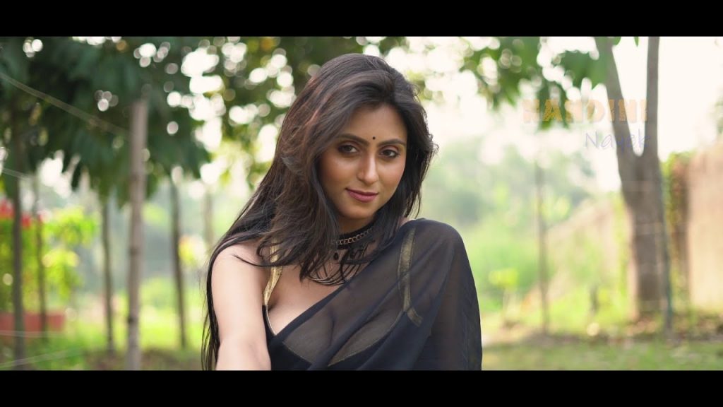 Expression Tutorial By Maria | Mallu Black Saree - Malayalam Actress ...